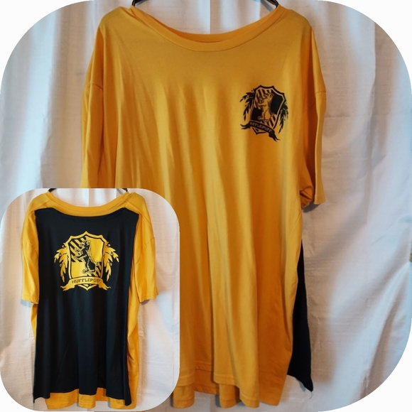 Warner Bros. | Shirts | Harry Potter Hufflepuff Tshirt With Cape Size ...